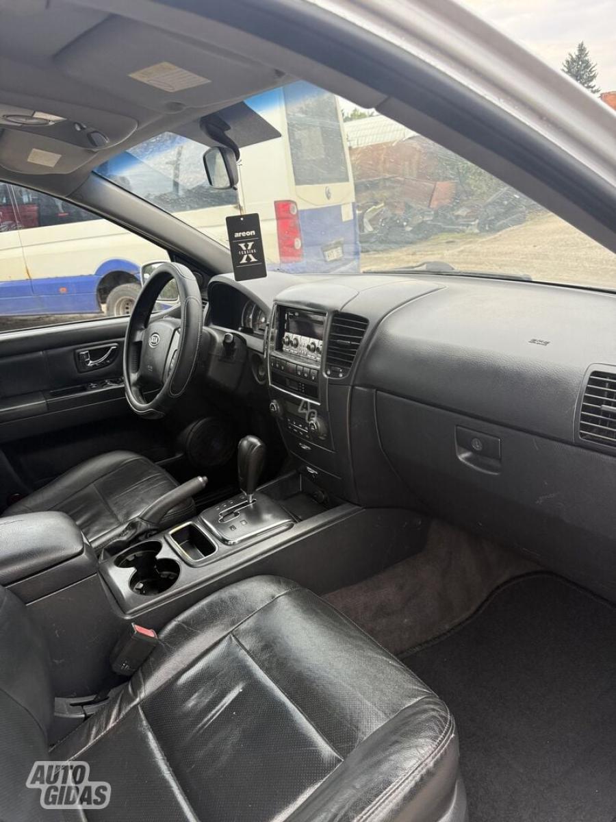 Pelēks Kia Sorento 2007 Prienai, ar dzinēja tilpumu 2.50 L un nobraukumu 251 tūkst. km par 2700 €, foto 17 vietnē AUTOMOTO.COM.LV