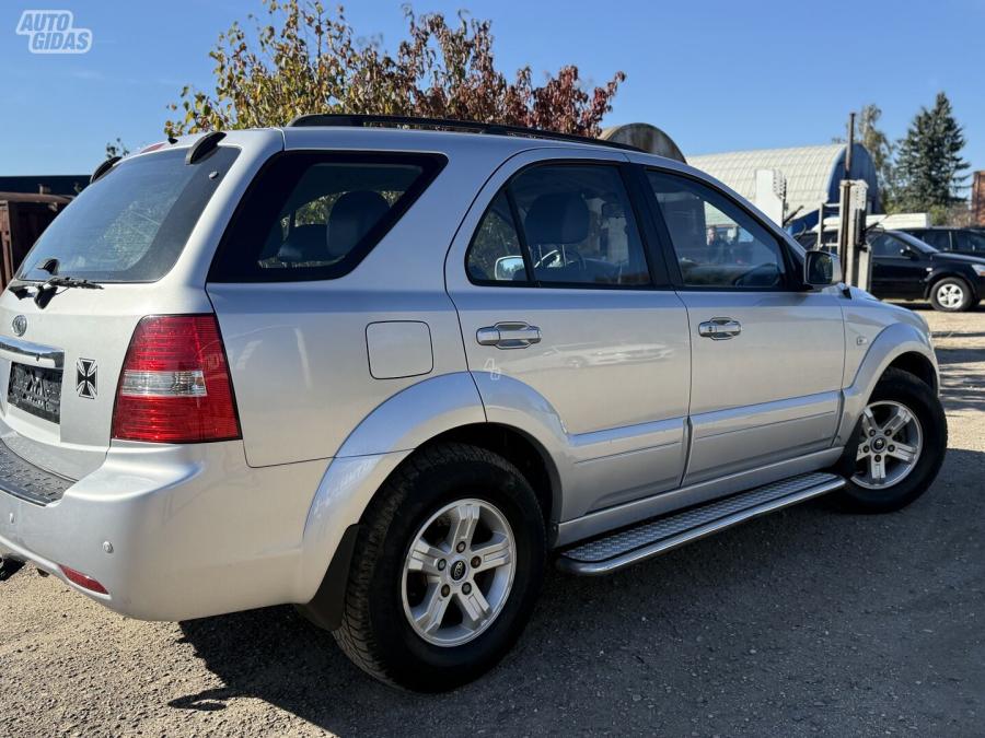 Pelēks Kia Sorento 2007 Prienai, ar dzinēja tilpumu 2.50 L un nobraukumu 260 tūkst. km par 3150 €, foto 7 vietnē AUTOMOTO.COM.LV