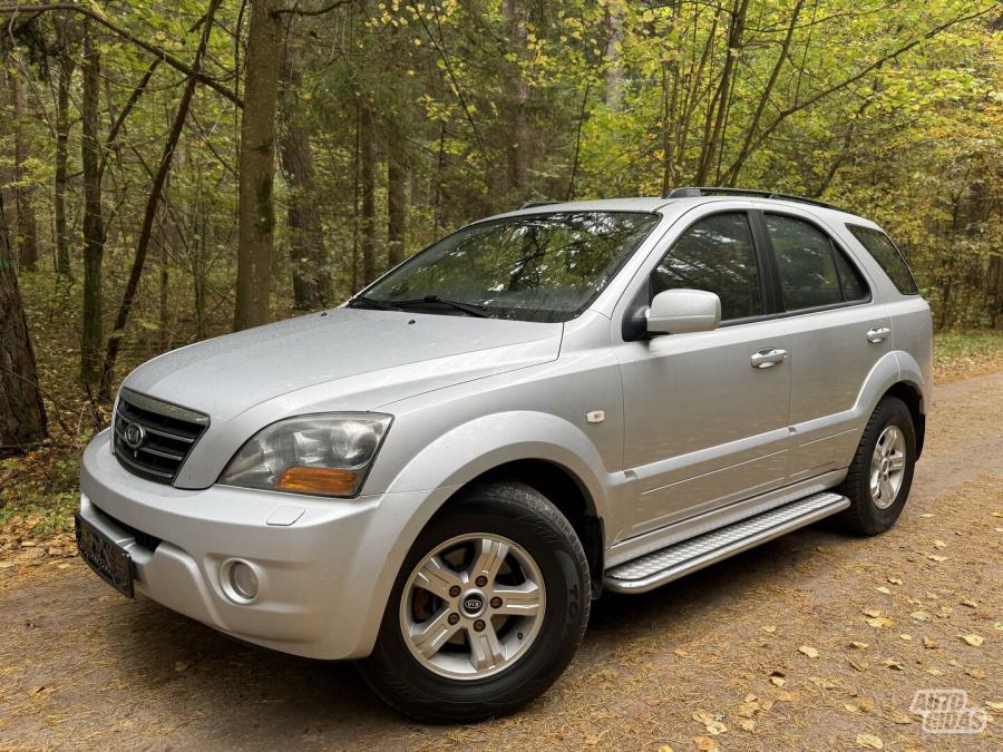 Grey Kia Sorento 2007 in Prienai, with an engine capacity of 2.50 L and mileage of 260 thousand km for 3150 €, photo 4 on AUTOMOTO.COM.LV