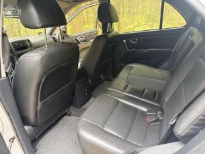 Grey Kia Sorento 2007 in Prienai, with an engine capacity of 2.50 L and mileage of 260 thousand km for 3150 €, photo 17 on AUTOMOTO.COM.LV