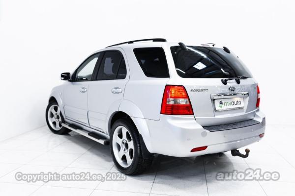 Pelēks Kia Sorento 2008 Tallina, ar dzinēja tilpumu 2.50 L un nobraukumu 192 tūkst. km par 3990 €, foto 6 vietnē AUTOMOTO.COM.LV