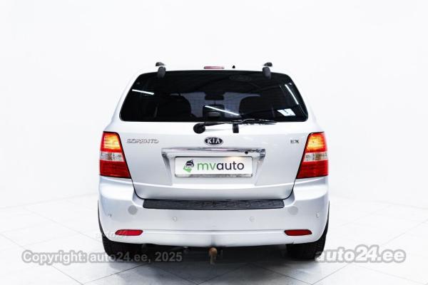 Pelēks Kia Sorento 2008 Tallina, ar dzinēja tilpumu 2.50 L un nobraukumu 192 tūkst. km par 3990 €, foto 7 vietnē AUTOMOTO.COM.LV