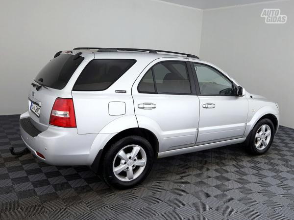 Grey Kia Sorento 2008 in Tallinn, with an engine capacity of 2.50 L and mileage of 264 thousand km for 2399 €, photo 3 on AUTOMOTO.COM.LV