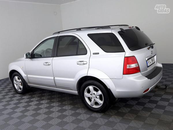 Grey Kia Sorento 2008 in Tallinn, with an engine capacity of 2.50 L and mileage of 264 thousand km for 2399 €, photo 4 on AUTOMOTO.COM.LV