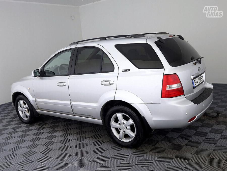 Pelēks Kia Sorento 2008 Tallina, ar dzinēja tilpumu 2.50 L un nobraukumu 264 tūkst. km par 2399 €, foto 4 vietnē AUTOMOTO.COM.LV