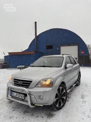 Grey Kia Sorento 2008 in Prienai, with an engine capacity of 2.50 L and mileage of 295 thousand km for 3200 €, photo  on AUTOMOTO.COM.LV