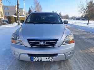 Grey Kia Sorento 2008 in Kelme, with an engine capacity of 2.50 L and mileage of 210 thousand km for 3450 €, photo 4 on AUTOMOTO.COM.LV