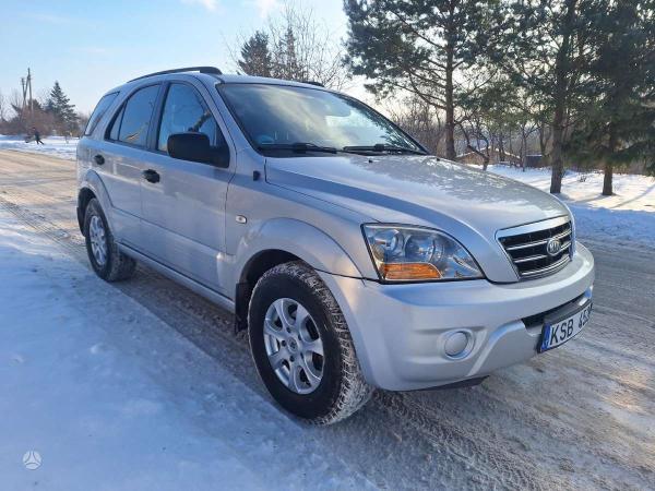 Grey Kia Sorento 2008 in Kelme, with an engine capacity of 2.50 L and mileage of 210 thousand km for 3450 €, photo 6 on AUTOMOTO.COM.LV