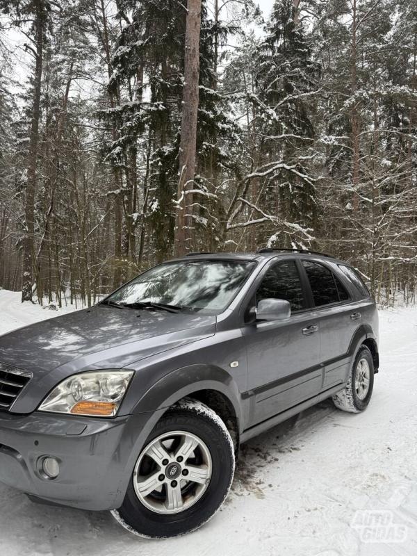 Grey Kia Sorento 2008 in Prienai, with an engine capacity of 2.50 L and mileage of 181 thousand km for 3350 €, photo 3 on AUTOMOTO.COM.LV