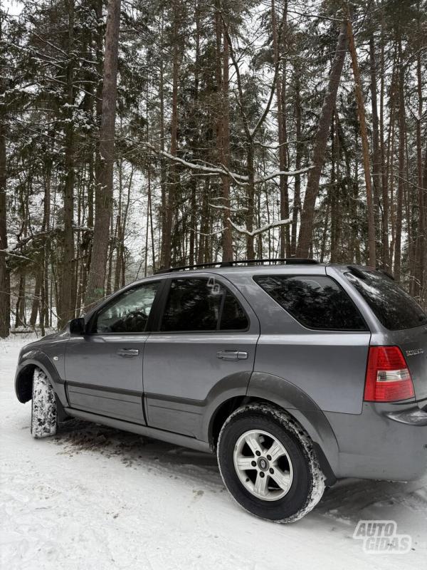 Grey Kia Sorento 2008 in Prienai, with an engine capacity of 2.50 L and mileage of 181 thousand km for 3350 €, photo 4 on AUTOMOTO.COM.LV