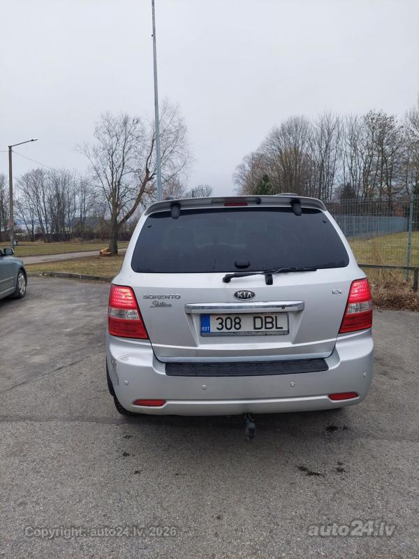 Pelēks Kia Sorento 2008 Tallina, ar dzinēja tilpumu 2.50 L un nobraukumu 204 tūkst. km par 4700 €, foto 4 vietnē AUTOMOTO.COM.LV