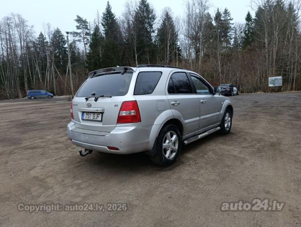 Pelēks Kia Sorento 2008 Tallina, ar dzinēja tilpumu 2.50 L un nobraukumu 292 tūkst. km par 2499 €, foto 4 vietnē AUTOMOTO.COM.LV