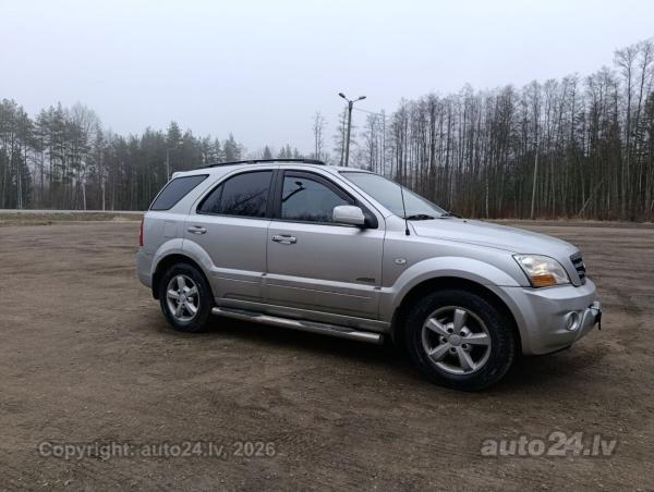 Pelēks Kia Sorento 2008 Tallina, ar dzinēja tilpumu 2.50 L un nobraukumu 292 tūkst. km par 2499 €, foto 5 vietnē AUTOMOTO.COM.LV
