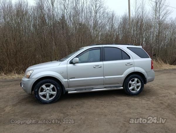 Pelēks Kia Sorento 2008 Tallina, ar dzinēja tilpumu 2.50 L un nobraukumu 292 tūkst. km par 2499 €, foto 6 vietnē AUTOMOTO.COM.LV