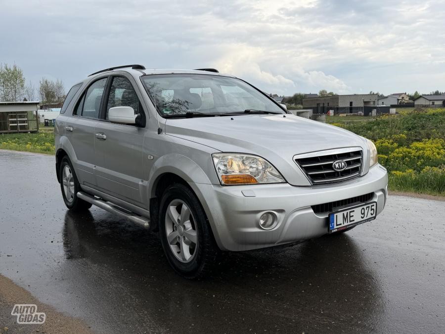 Grey Kia Sorento 2008 in Vilnius, with an engine capacity of 2.50 L and mileage of 256 thousand km for 2850 €, photo 4 on AUTOMOTO.COM.LV