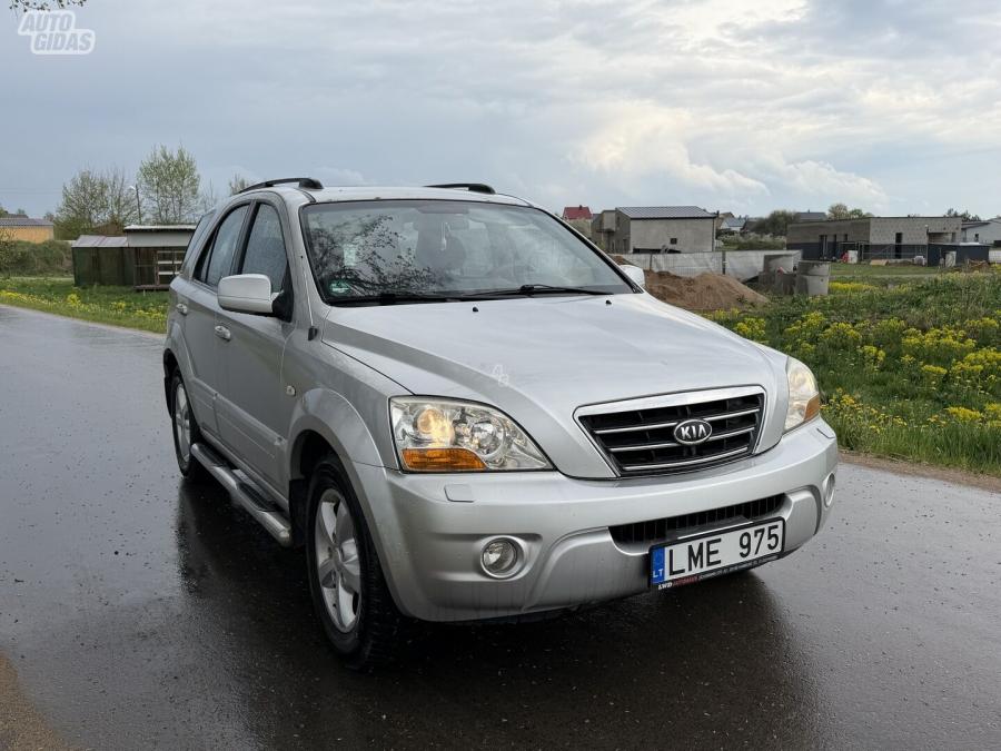 Grey Kia Sorento 2008 in Vilnius, with an engine capacity of 2.50 L and mileage of 256 thousand km for 2850 €, photo 5 on AUTOMOTO.COM.LV