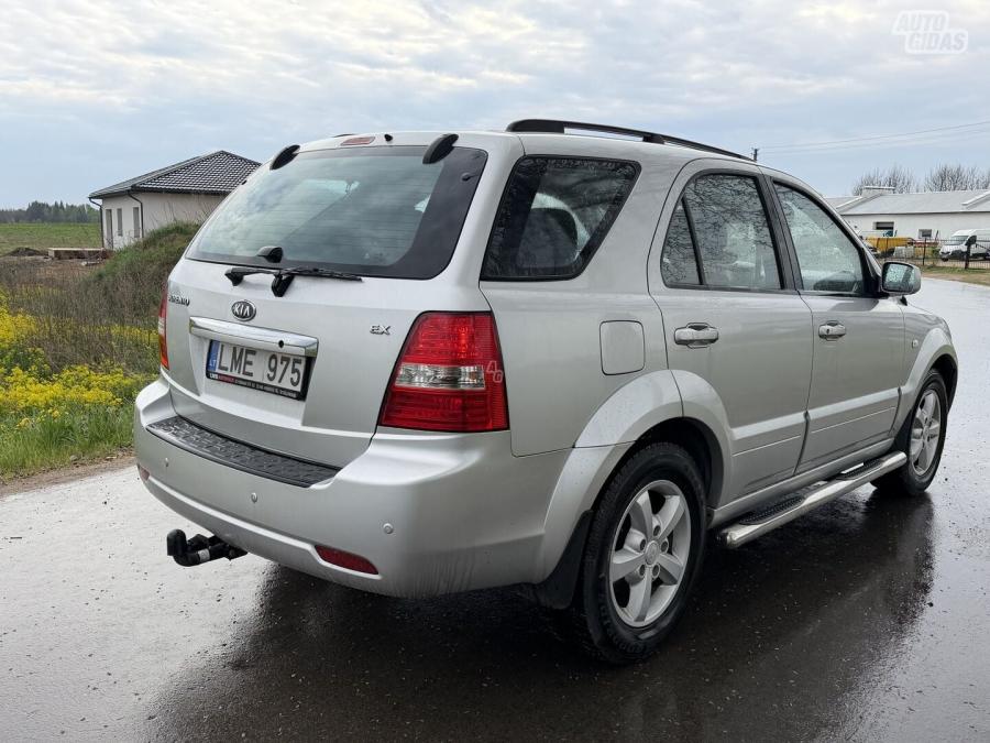 Grey Kia Sorento 2008 in Vilnius, with an engine capacity of 2.50 L and mileage of 256 thousand km for 2850 €, photo 6 on AUTOMOTO.COM.LV