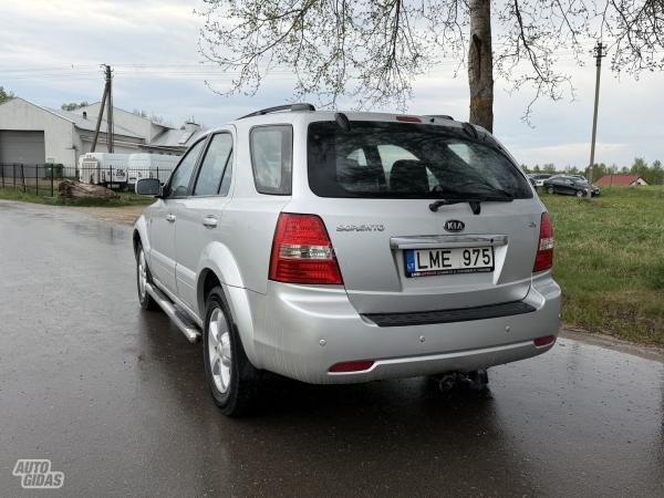 Grey Kia Sorento 2008 in Vilnius, with an engine capacity of 2.50 L and mileage of 256 thousand km for 2850 €, photo 8 on AUTOMOTO.COM.LV