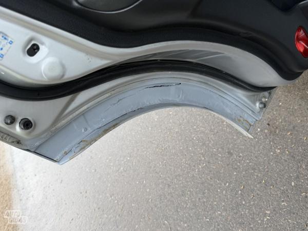 Grey Kia Sorento 2008 in Vilnius, with an engine capacity of 2.50 L and mileage of 256 thousand km for 2850 €, photo 10 on AUTOMOTO.COM.LV
