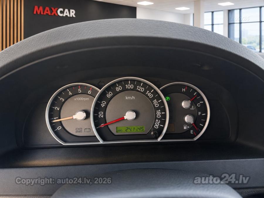 Pelēks Kia Sorento 2008 Tallina, ar dzinēja tilpumu 2.50 L un nobraukumu 241 tūkst. km par 2999 €, foto 10 vietnē AUTOMOTO.COM.LV