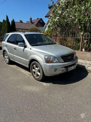 Grey Kia Sorento 2008 in Klaipeda, with an engine capacity of 2.50 L and mileage of 280 thousand km for 5000 €, photo 3 on AUTOMOTO.COM.LV