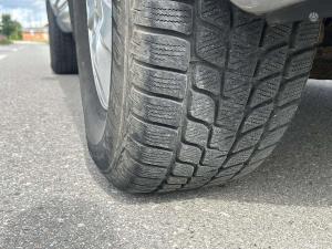 Grey Kia Sorento 2008 in Ukmerge, with an engine capacity of 2.50 L and mileage of 216 thousand km for 3250 €, photo 15 on AUTOMOTO.COM.LV