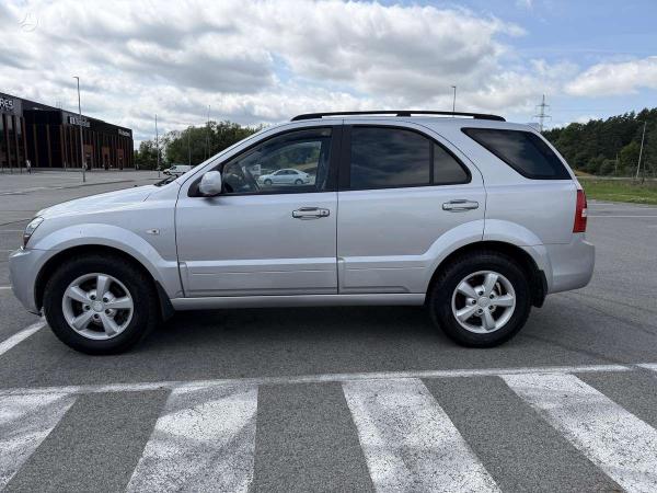 Pelēks Kia Sorento 2008 Kauņa, ar dzinēja tilpumu 2.50 L un nobraukumu 220 tūkst. km par 3500 €, foto 2 vietnē AUTOMOTO.COM.LV