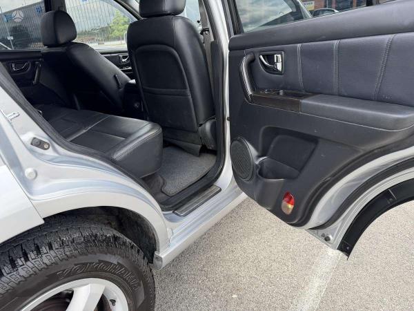 Pelēks Kia Sorento 2008 Kauņa, ar dzinēja tilpumu 2.50 L un nobraukumu 220 tūkst. km par 3500 €, foto 9 vietnē AUTOMOTO.COM.LV