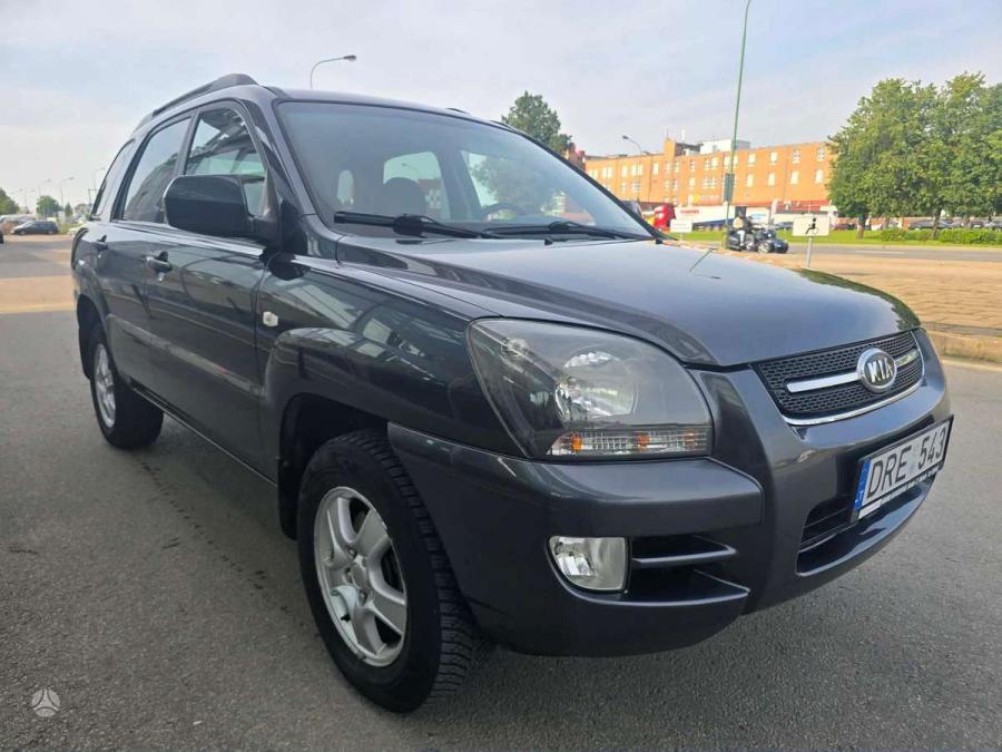 Pelēks Kia Sorento 2008 Klaipėda, ar dzinēja tilpumu 2.00 L un nobraukumu 115 tūkst. km par 2500 €, foto 5 vietnē AUTOMOTO.COM.LV