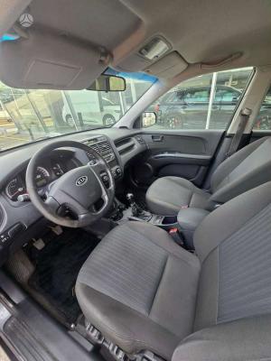 Pelēks Kia Sorento 2008 Klaipėda, ar dzinēja tilpumu 2.00 L un nobraukumu 115 tūkst. km par 2500 €, foto 6 vietnē AUTOMOTO.COM.LV