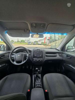 Pelēks Kia Sorento 2008 Klaipėda, ar dzinēja tilpumu 2.00 L un nobraukumu 115 tūkst. km par 2500 €, foto 7 vietnē AUTOMOTO.COM.LV