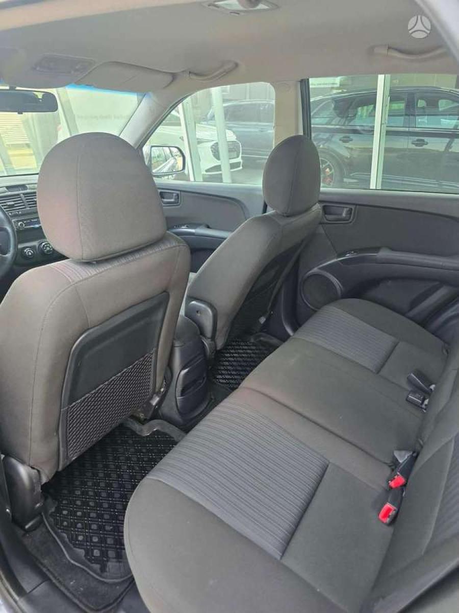 Pelēks Kia Sorento 2008 Klaipėda, ar dzinēja tilpumu 2.00 L un nobraukumu 115 tūkst. km par 2500 €, foto 8 vietnē AUTOMOTO.COM.LV