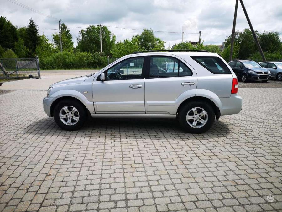 Pelēks Kia Sorento 2008 Radviliškis, ar dzinēja tilpumu 2.50 L un nobraukumu 219 tūkst. km par 3999 €, foto 3 vietnē AUTOMOTO.COM.LV