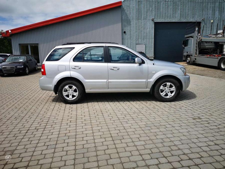 Pelēks Kia Sorento 2008 Radviliškis, ar dzinēja tilpumu 2.50 L un nobraukumu 219 tūkst. km par 3999 €, foto 6 vietnē AUTOMOTO.COM.LV