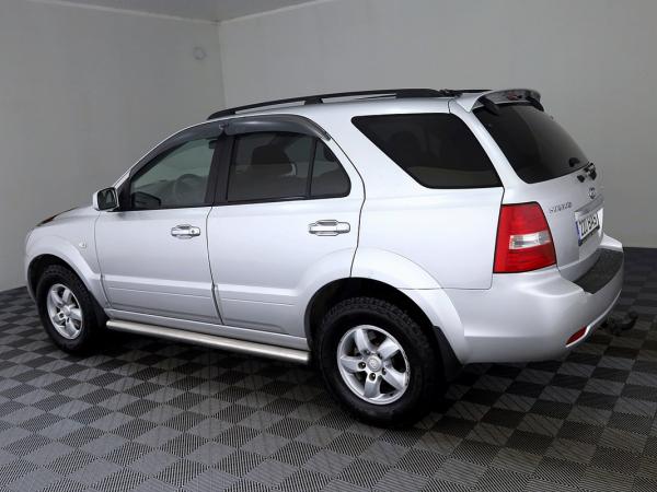 Pelēks Kia Sorento 2008 Tallina, ar dzinēja tilpumu 2.50 L un nobraukumu 329 tūkst. km par 2699 €, foto 4 vietnē AUTOMOTO.COM.LV