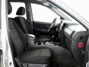 Pelēks Kia Sorento 2008 Tallina, ar dzinēja tilpumu 2.50 L un nobraukumu 329 tūkst. km par 2699 €, foto 7 vietnē AUTOMOTO.COM.LV