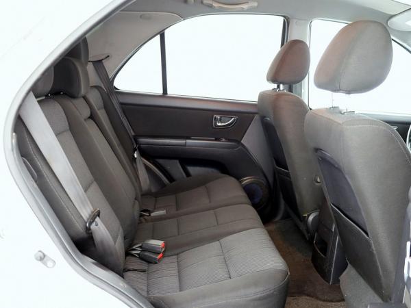 Pelēks Kia Sorento 2008 Tallina, ar dzinēja tilpumu 2.50 L un nobraukumu 329 tūkst. km par 2699 €, foto 7 vietnē AUTOMOTO.COM.LV