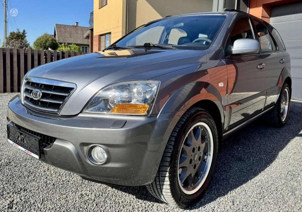 Grey Kia Sorento 2008 in Marijampole, with an engine capacity of 2.50 L and mileage of 279 thousand km for 4450 €, photo 4 on AUTOMOTO.COM.LV