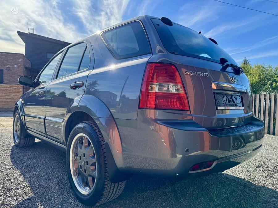 Pelēks Kia Sorento 2008 Marijampole, ar dzinēja tilpumu 2.50 L un nobraukumu 279 tūkst. km par 4450 €, foto 11 vietnē AUTOMOTO.COM.LV