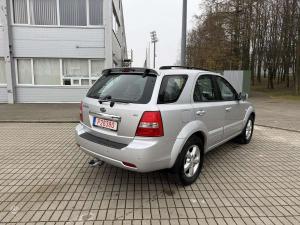 Grey Kia Sorento 2009 in Marijampole, with an engine capacity of 2.50 L and mileage of 179 thousand km for 3600 €, photo 6 on AUTOMOTO.COM.LV