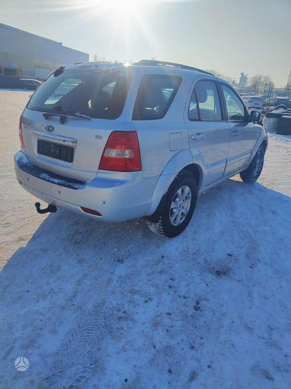 Pelēks Kia Sorento 2009 Marijampole, ar dzinēja tilpumu 2.50 L un nobraukumu 246 tūkst. km par 3250 €, foto 3 vietnē AUTOMOTO.COM.LV