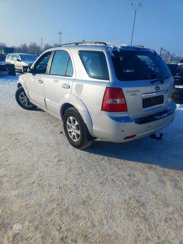 Pelēks Kia Sorento 2009 Marijampole, ar dzinēja tilpumu 2.50 L un nobraukumu 246 tūkst. km par 3250 €, foto 4 vietnē AUTOMOTO.COM.LV