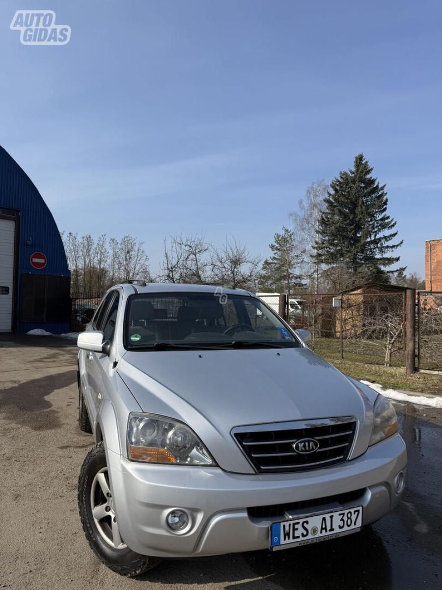 Grey Kia Sorento 2009 in Prienai, with an engine capacity of 2.50 L and mileage of 230 thousand km for 3600 €, photo 8 on AUTOMOTO.COM.LV