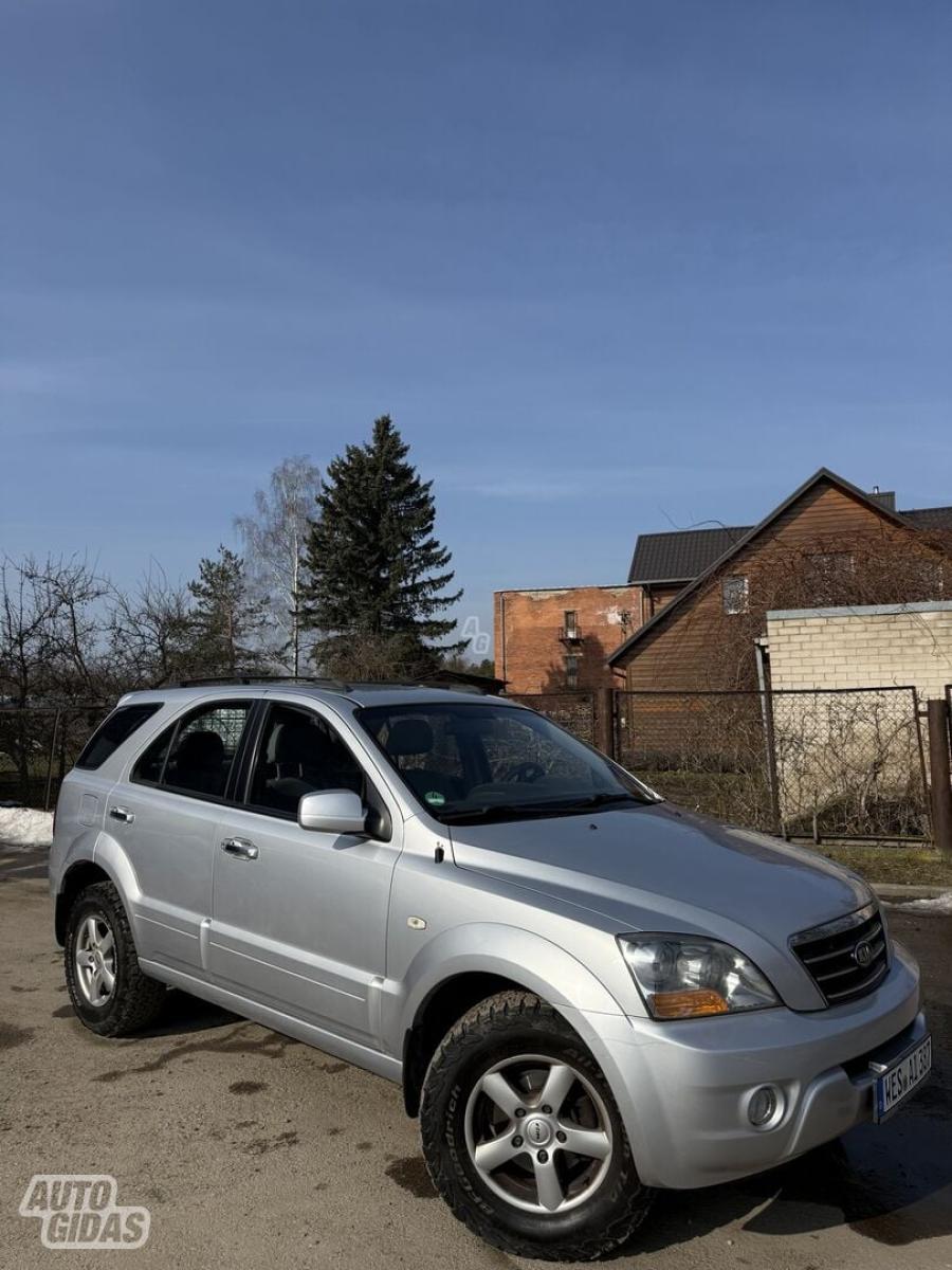 Grey Kia Sorento 2009 in Prienai, with an engine capacity of 2.50 L and mileage of 230 thousand km for 3600 €, photo 9 on AUTOMOTO.COM.LV