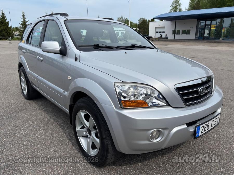 Grey Kia Sorento 2009 in Paide, with an engine capacity of 2.50 L and mileage of 179 thousand km for 4790 €, photo 7 on AUTOMOTO.COM.LV