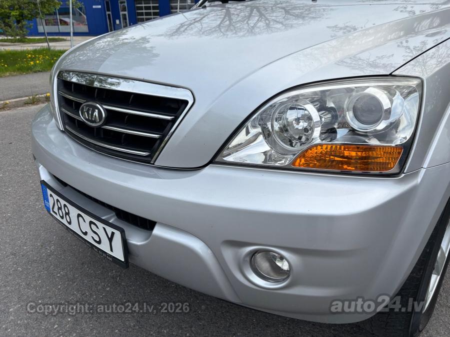 Grey Kia Sorento 2009 in Paide, with an engine capacity of 2.50 L and mileage of 179 thousand km for 4790 €, photo 8 on AUTOMOTO.COM.LV