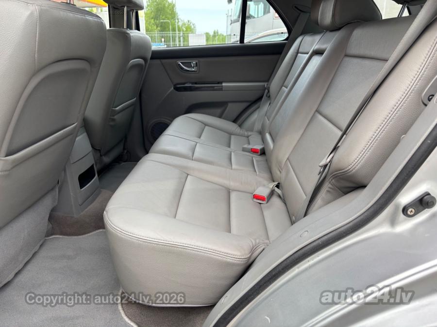 Grey Kia Sorento 2009 in Paide, with an engine capacity of 2.50 L and mileage of 179 thousand km for 4790 €, photo 16 on AUTOMOTO.COM.LV