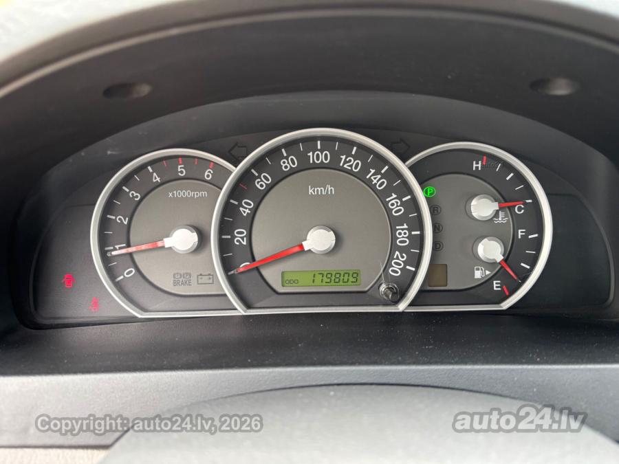 Grey Kia Sorento 2009 in Paide, with an engine capacity of 2.50 L and mileage of 179 thousand km for 4790 €, photo 17 on AUTOMOTO.COM.LV