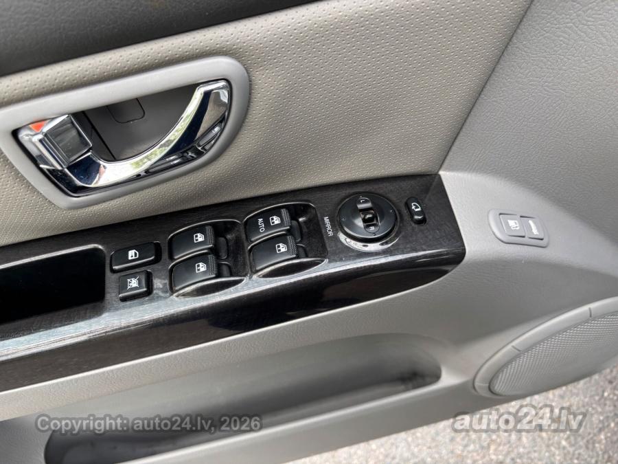 Grey Kia Sorento 2009 in Paide, with an engine capacity of 2.50 L and mileage of 179 thousand km for 4790 €, photo 21 on AUTOMOTO.COM.LV