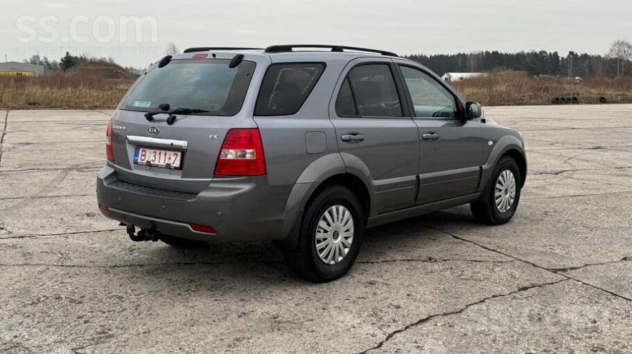Pelēks Kia Sorento 2009 Rīga, ar dzinēja tilpumu 2.50 L un nobraukumu 0 tūkst. km par 3799 €, foto 6 vietnē AUTOMOTO.COM.LV
